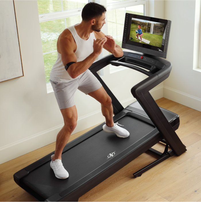 Treadmill Walking Workouts: 4 Expert Tips for Staying Motivated