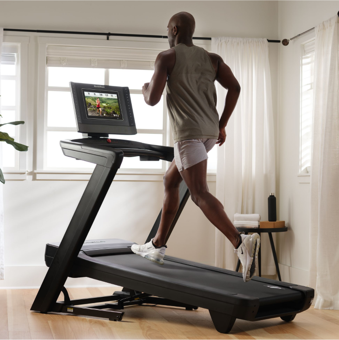 Best Incline to Walk on a Treadmill for Weight Loss
