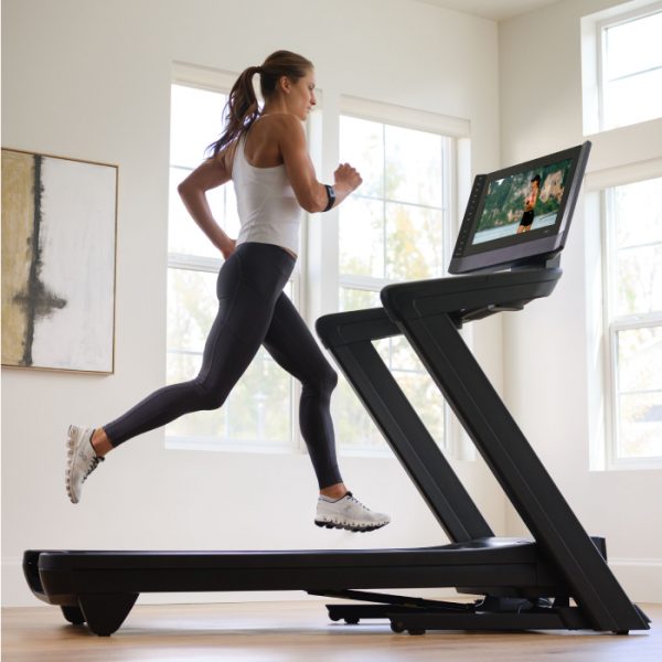 Ellipticals vs. Treadmills: How to Decide Which One Is Best