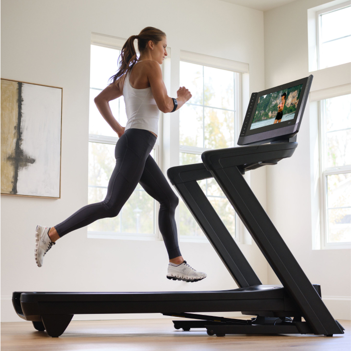 Ellipticals vs. Treadmills: How to Decide Which One Is Best