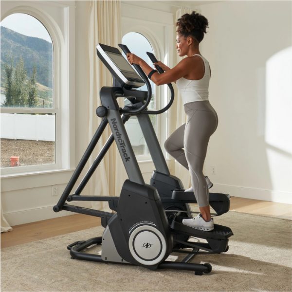 Ellipticals vs. Treadmills: How to Decide Which One Is Best