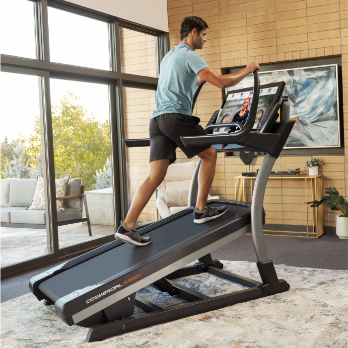 Ellipticals vs. Treadmills: How to Decide Which One Is Best