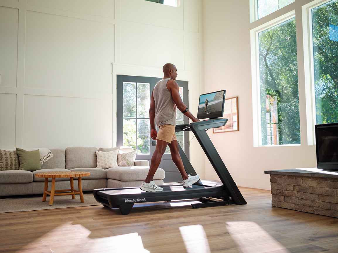 Ellipticals vs. Treadmills: How to Decide Which One Is Best